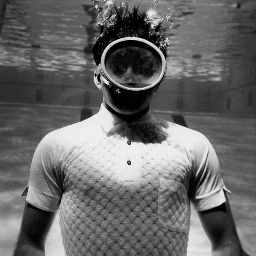 Male Model Underwater – The Art Hire Company
